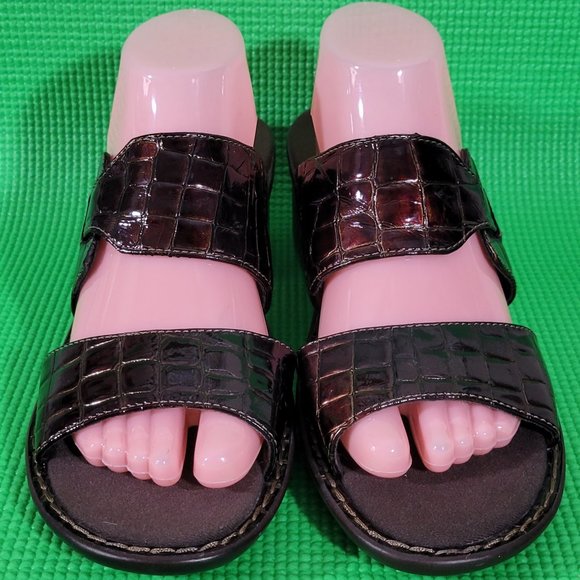 Clarks | Shoes | New Clarks Deanna Pearl Patent Croc Sandals Womens M ...